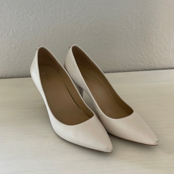 MICHAEL Michael Kors | Shoes | Michael Kors Cream Heals Est 2 Heels ...